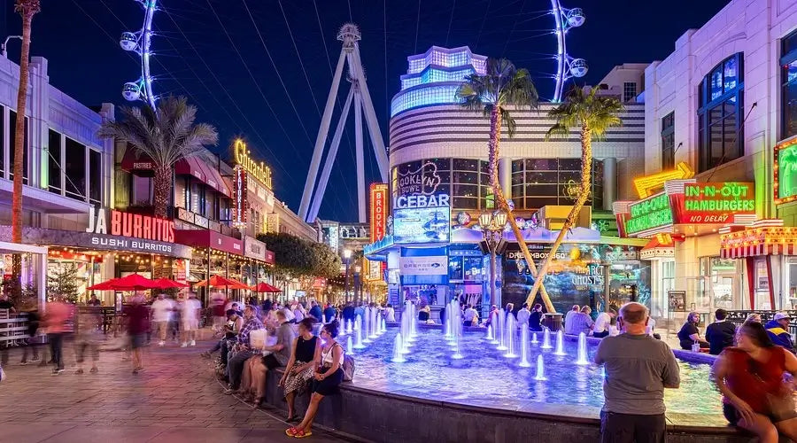 Bar-Hopping Near The LINQ & High Roller - Atomic Golf