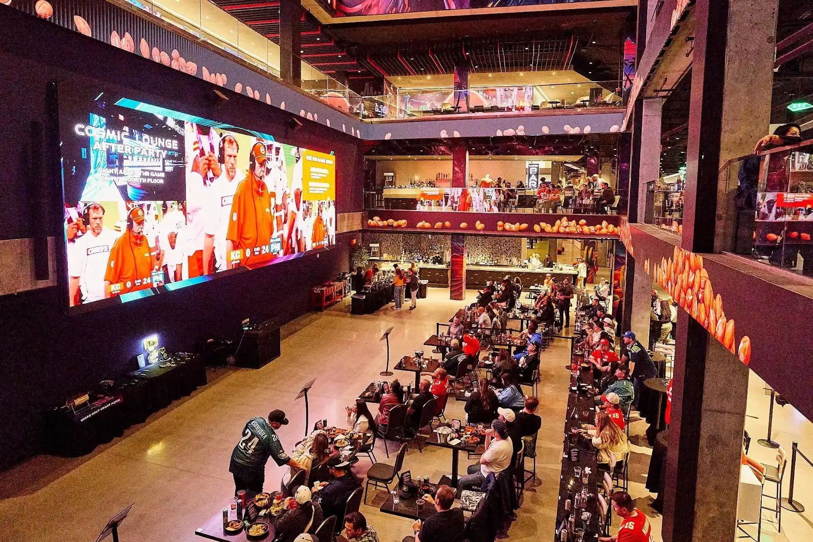 Vegas Best Big Game Spot Has 57-Foot Screens & Cocktails – Atomic Golf