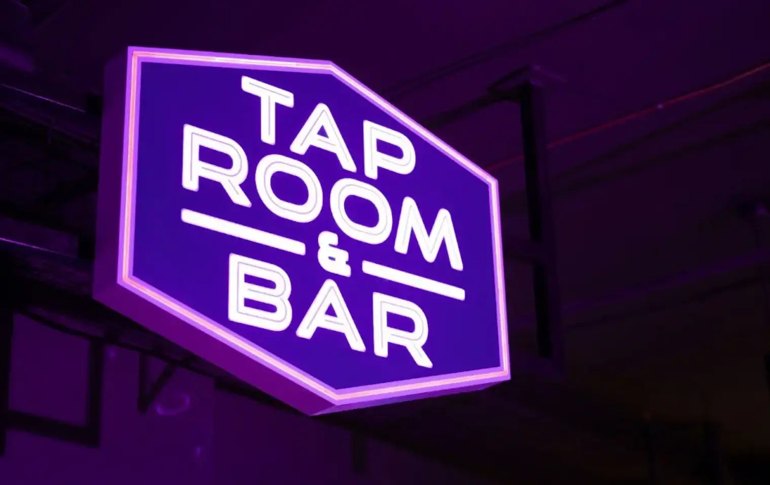 Rooftop Views & Taprooms: Near High Roller Las Vegas - Atomic Golf